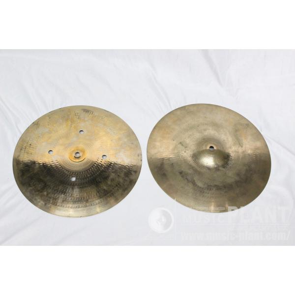 <シンバル　ハイハットセット>Zildjian A.Avedis HI-HAT set14" 中古にて入荷です!TOPは、2002年製。重量.約1.14kgBOTTOMは、2000年製。重量.約1.46kgボトムは、4つのベント...
