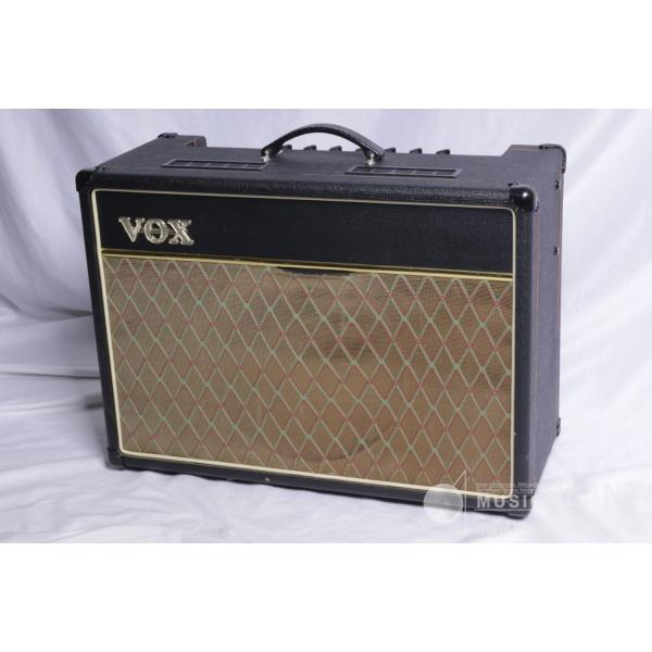 <ギターアンプ　コンボ>VOX AC15CC1X 中古にて入荷です!使用に伴う傷等はございます。電源ケーブル付属いたします。グリルが一部剥がれておりますが現状にて。Marshallで委託製造されていたAC15TBの後継機種であり...