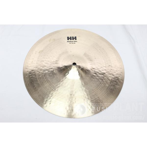 <シンバル　ハイハットトップ> Sabian HH Medium Hat TOP 14インチ 中古にて入荷です!熟練のクラフツマンがハンドハンマーにより、一枚一枚作り上げるSABIAN伝統のモデル。ハンマリングの回数を増やすこと...