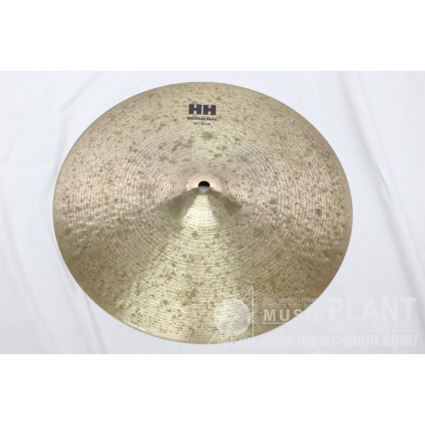 <シンバル　ハイハットトップ>Sabian HH Medium Hat TOP 14インチ 中古にて入荷です!熟練のクラフツマンがハンドハンマーにより、一枚一枚作り上げるSABIAN伝統のモデル。ハンマリングの回数を増やすことで...