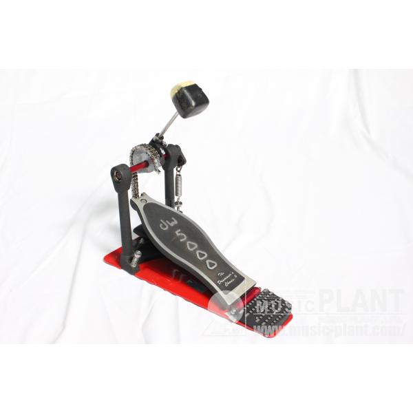 <ドラムペダル>dw (Drum Workshop) dw5000AD4 中古にて入荷です!踏み心地はまさにエアー。しかも丈夫な造りと細かい設定ができる究極のドラムペダル。スピード重視のアクセレレーターモデルです。弊社にて、動作...