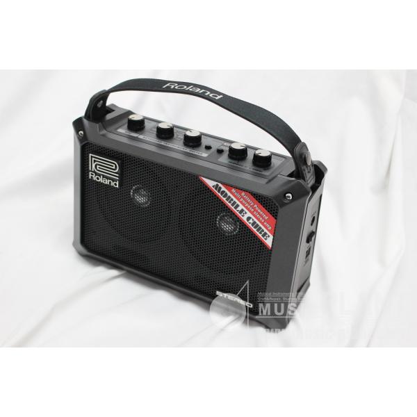<ギターアンプ　コンボ>Roland Mobile Cube 中古にて入荷です!コンパクト・サイズでバッテリー駆動が可能。場所を選ばず活躍できる新コンセプトの多用途ステレオ・モバイル・アンプ!手軽に持ち運びができるコンパクトなマ...