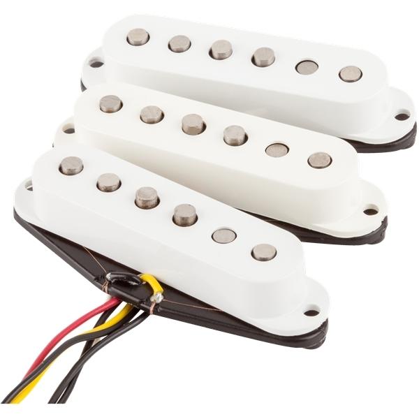 <ギターピックアップ>出力を強化し、きらめく高音と心つかむ温かいトーンを提供するFender Tex-Mex Stratシングルコイルピックアップ。お気に入りのヴィンテージスタイルのStratocasterが持つ特性をすべて継承...