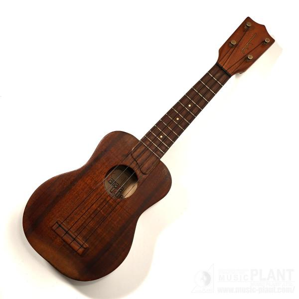 <ソプラノウクレレ> KAMAKA Soprano ホワイトラベル 中古にて入荷です!使用感ありますが、非常に鳴りの良いソプラノタイプ。1970〜1980年代。社外ハードケース付属します。