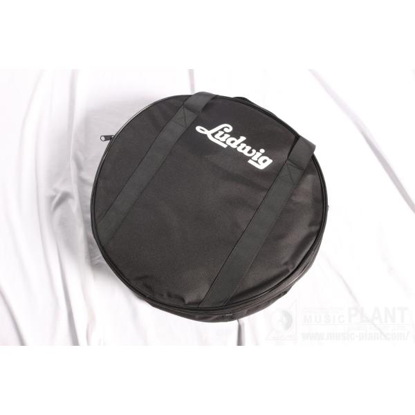 <スネアケース> 5''×14''スネア用ナイロン製バッグ!!前面ポケットには、予備ヘッド、スティック、ブラシ、A4楽譜などが収納出来ます。持ち手、ショルダーストラップ付き。
