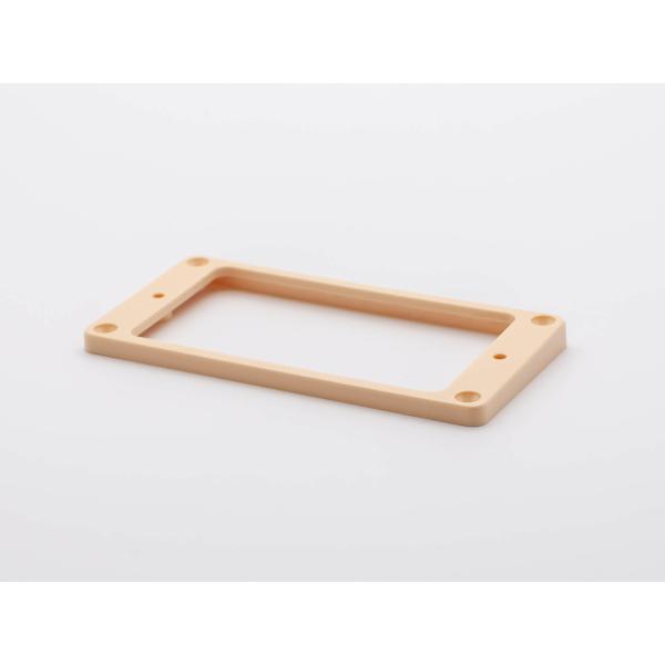 <ギターパーツ　エスカッション> 6弦ハムバッカー用エスカッション。底面に角度があり、厚みが薄いフロント用です。チューンマティック・ブリッジを搭載したギターなどで、ネックジョイントに角度がありボディトップがフラットなギターに最適...