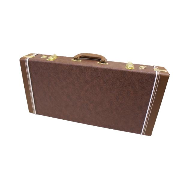 従来のTWEED ・BLACK 同様にビンテージ感あふれ、またBROWNレザーとゴールドハードウェアとのマッチで高級感漂う仕上がりとなっています。(税抜価格11,000円)