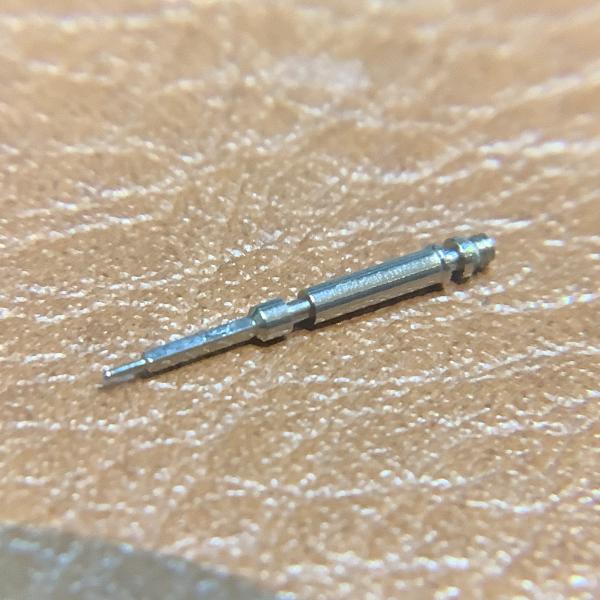 カルティエ マストVLC GM用 巻き芯です。※ご注文後、ヤマト運輸にて2、3日営業日以内に発送致します。※開封済み/中古品とお考え下さい。お手持ちのモデルにあったものかよくご確認の上ご購入下さい。【実測寸法(参考用)】全長：約11.6mm