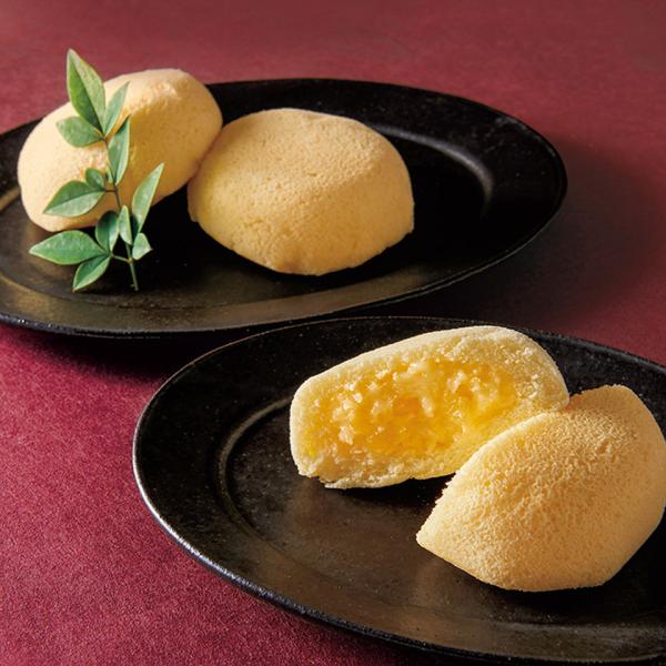 山口県産の素材にこだわる和洋菓子専門店。内閣総理大臣賞を受賞した銘菓「月でひろった卵」は、地下から湧き出る名水「琴名水」で蒸しあげたしっとり生地と、とろり滑らかなミルククリーム、国産和栗のハーモニーが口の中で上品に広がります。●内容：16個...