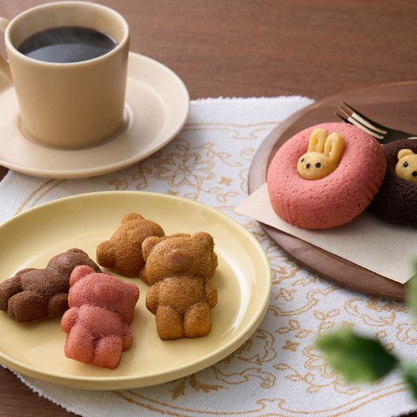 焼菓子専門工房で作る味の掛け合わせにこだわったクマ型フィナンシェと国産小麦100％のクマやウサギのドーナツ。愛嬌のあるかわいい見た目は、食べるのがもったいなくなるほど。小物入れにも使えるアニマルＢＯＸでお届けします。かわいいボックスがギフト...
