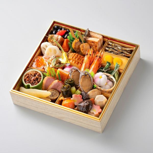 【ご予約は12/26(土) 15時まで】 創業昭和二十九年「なごやおなじみの味」ゆきこおばさんの台所。食卓にもう一品を念頭に時間を抜くことなく、毎日一品一品手仕込みで愛情を込めて作っています。丹精込めて煮あげた黒豆、鱧昆布巻き、筑前煮や手焼...