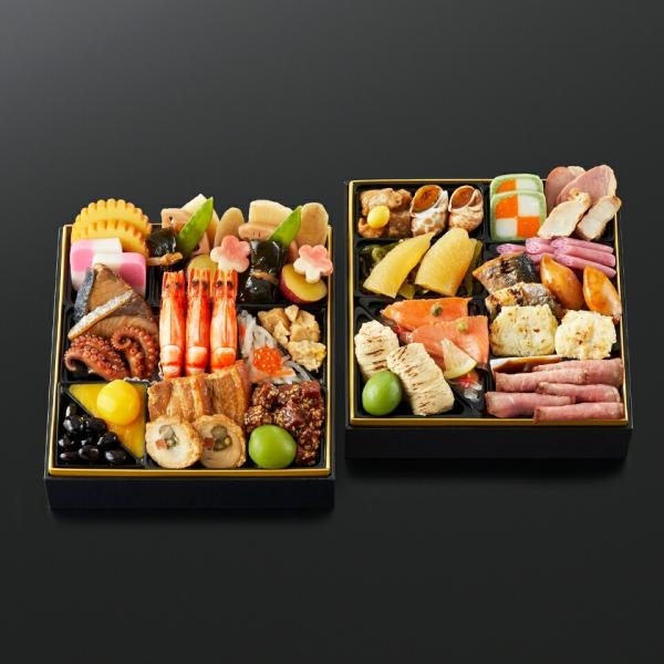 【ご予約は12/26(土) 15時まで】 贅沢な味わいそのままに、少人数家庭でも様々な味わいを楽しめるぴったりサイズのおせちです。●特定原材料：えび・小麦・卵・乳成分●お重内寸(mm)：縦184ｘ横184ｘ高さ37●お重材質：紙●温度帯：冷...