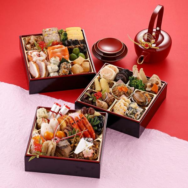 【ご予約は12/15(火) 15時まで】京都割烹らしい伝統的な和風食材に洋風食材のテイストを加えて彩り良く盛り込みました。和・洋　様々なお味を楽しみながら、新年をお祝い頂けます。●特定原材料：小麦、かに、卵、乳成分、えび、あわび、いくら、り...
