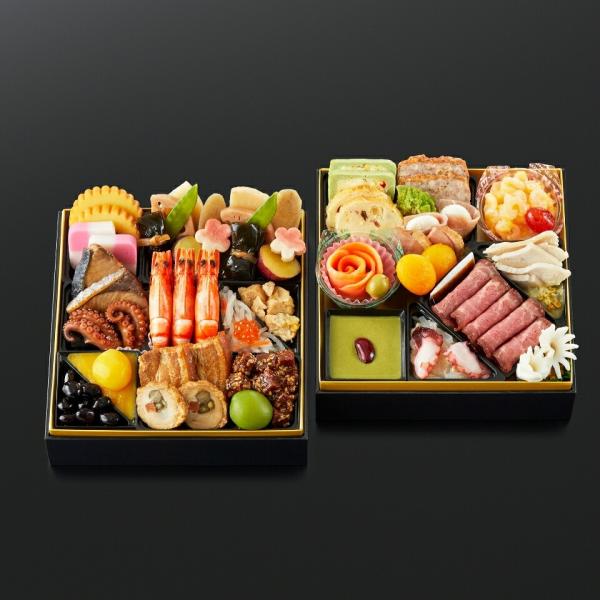 【ご予約は12/26(土) 15時まで】 和風と洋風メニューをバランスよく盛り込んだ、よくばりなおせちです●特定原材料：えび・小麦・卵・乳成分・魚介類●お重内寸(mm)：縦184×横184×高さ37●お重材質：紙●温度帯：冷蔵●消費期限：2...