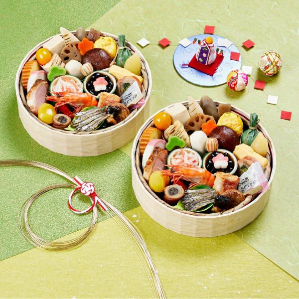【ご予約は12/20(日) 15時まで】花を生ける様に彩り鮮やかな料理３１品目を竹籠に詰合せました。色々な味を少しずつ楽しめる、バラエティー豊かなオードブルおせちです。お二人で１セットずつはもちろん、来客用や贈り物にも最適な一品です。●特定...