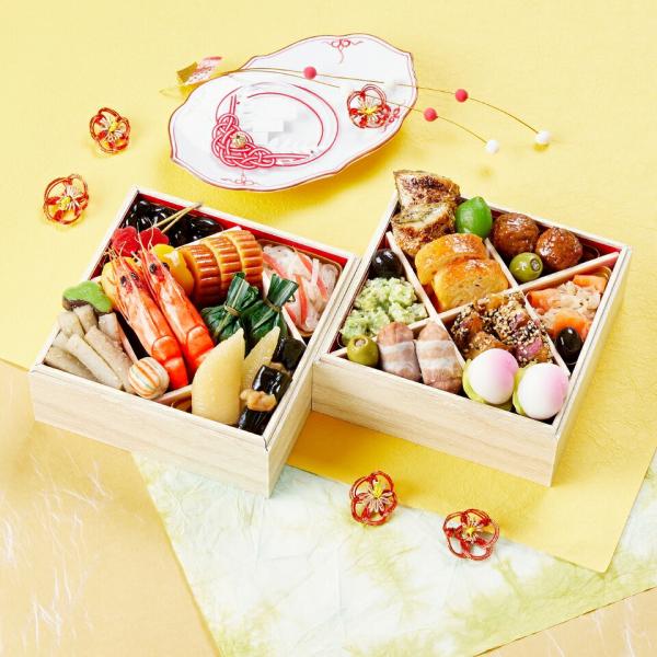 【ご予約は12/20(日) 15時まで】一の重には海老旨煮や数の子醤油漬といった和風おせちの定番料理を、二の重には洋風と中華風のお料理を詰め合わせました。コンパクトながら多様な食材をお楽しみいただけるおせちです。●特定原材料：小麦・卵・乳成...