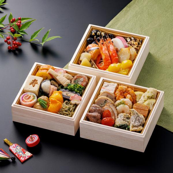 【ご予約は12/15(火) 15時まで】「赤坂あじさい」監修の和洋折衷のおせちとして三の重には洋メニューを採用。36品を丁寧に盛込んだ2人前のおせちです。「赤坂あじさい」は東京赤坂に店を構え、炭火焼や山形料理が好評。山形県出身の佐藤氏が山形...