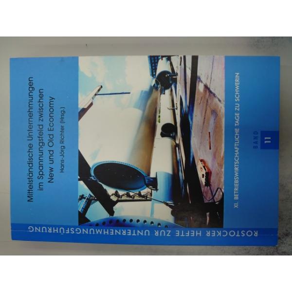 若干使用感があります。外観に細かな汚れはありますが、内部には目立った問題は無く、書き込みも無いと思います。店頭併売品のため、品切れの際は速やかに連絡及び返金させて頂きます。1000円以下の商品はゆうメール発送のため、お届けに1週間ほどかかか...