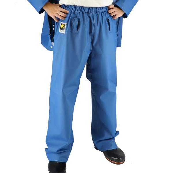 ■カラー：ブルー（G0633AC）■サイズ：M〜3L■総厚：0.38mm　■重量：約575g（Lサイズ）■素材：表面　PVC（耐寒配合）　　　　裏面　ポリエステル100％ ゆったりヒップ構造 　　　　　　　　　　　　　　　　　　　　　※下衣...