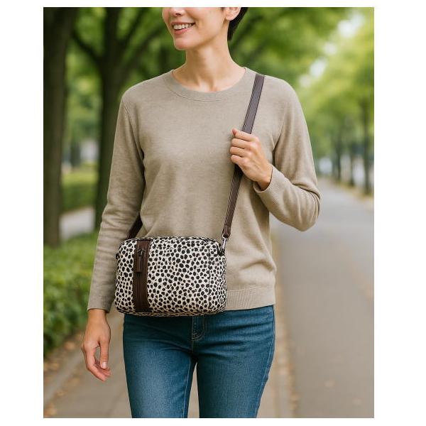 お持ち込みいただいた（お送りいただいた）帯地やバッグ・和服・スーツ・スカート・生地等の素材にてバッグを製造するものです。こちらでご注文いただいた場合、ご提供いただいた素材をリメイクし新たな斜め掛けバッグを作成します。弊社の「メモリーボックス...