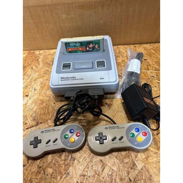動作確認問題ありません。本体、コントローラー２個、アダプター、AVケーブル（新品互換）のセットです。箱、説明書はありません。本体、コントローラー分解清掃です。黄ばみあります。できる限り清掃してあります。写真をよくご覧になってからご購入くださ...