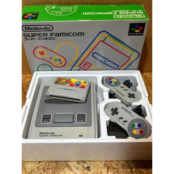 動作確認問題ありません。本体、コントローラー２個、アダプター、AVケーブル、箱、ソフトのセットです。本体、コントローラー分解清掃です。本体多少黄ばみあります。できる限り清掃してあります。写真をよくご覧になってからご購入ください。写真にあるも...