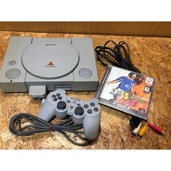 ゲーム動作確認問題ありません。本体多少黄ばみあります。できる限り清掃してあります。写真をよくご覧になってからご購入お願いします。写真にある本体、コントローラー、電源コード、AVケーブル、ソフトのセットです。