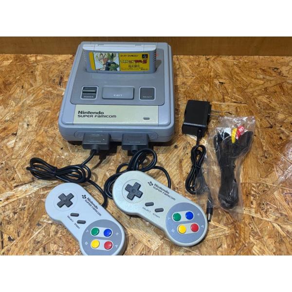 動作確認問題ありません。本体、コントローラー２個、アダプター（新品互換）、AVケーブル（新品互換）ソフトのセットです。箱、説明書はありません。本体、コントローラー分解清掃です。本体簡易塗装してあります。内部、一部コンデンサー交換してあります...