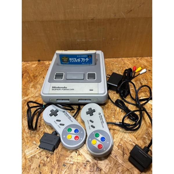ゲーム動作確認問題ありません。本体、コントローラー分解清掃済です。多少黄ばみ部分あります。できる限り清掃してあります。写真をよくご覧になってからご購入お願いします。写真にあるものがすべてとなります。