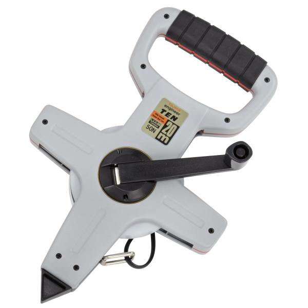 【商品概要】目盛仕様:JIS1級、テープ幅13mm×厚さ0.24mm標準張力:50Nテープ長さ:20m補正説明書付ヨンゴーゴーピッチ表示付【商品説明】【商品詳細】ブランド：タジマ商品種別：DIY・工具・ガーデン商品名：タジマ(Tajima)...