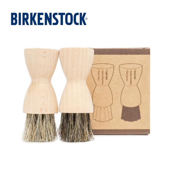 BIRKENSTOCKアプリケーションブラシは、ケア製品を塗布するための製品です。ブラシヘッドのおかげで、靴の隅々までケア製品を均等に塗布していくことができます。異なる毛色（ダークとライト）のブラシが2本セットになっています。効用：BIRK...