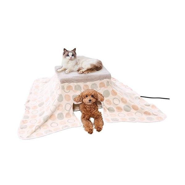 寒い冬をより快適に過ごす為の犬猫用の電気こたつ。こたつ内部はもちろん天板も温かくなるため、上に乗って使うこともできるので多頭飼いにもピッタリ。※犬・猫に適した温度設定でゆっくり暖まるヒーターです。※犬・猫の低温ヤケドにご注意ください。【仕様...