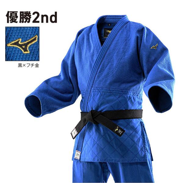 優勝2nd優勝TOPに比べ、しなやかな風合いの生地を採用。優勝TOPに使用されている設計を採用し、トップを目指す柔道家をサポート。■優勝シリーズ（実業団・大学生・高校生）■選手用■IJF主催国際大会・全柔連主催指定大会使用可■上衣：背継二重...