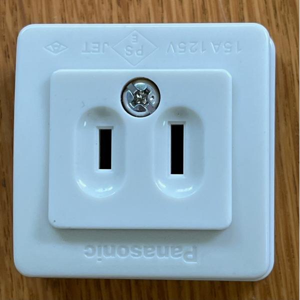 【発売日：2024年05月23日】WK1012W 角型コンセント　ばら売り