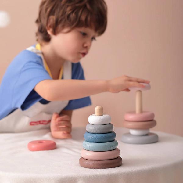 重ねて外してのくり返し。ドーナツの形が可愛い積み木 STACKING DONUTS（スタッキング ドーナッツ）お部屋に散らばっていても可愛く見えちゃう優しい色合いの木製おもちゃ。Adnil LAND（アドニルランド）のキッズシリーズ。片付け...