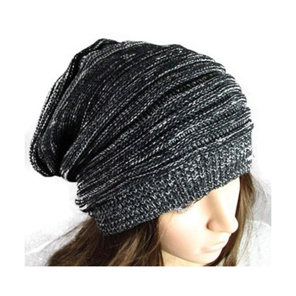 伸縮性に優れたニット帽です。締め付け感無くゆったりかぶれます♪ ルーズにかぶって、色んなコーデをするのも楽しい、コスパにも優れたおすすめのアイテムです。【サイズ】フリー（53-70cm程度）【カラー】ブラック　※画像のように白のまだら柄（霜...