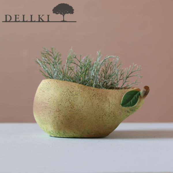 美味しく実ったラフランスをモチーフにした、思わず目を引くユニークなデザイン。グリーンをふんだんに植え込めば、空間にほどよい遊び心と自然のぬくもりをプラスし、いつものインテリアをぐっと印象的に演出してくれます。ポットとして植物を楽しむのはもち...