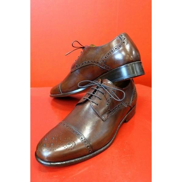 「イル・カンパゴ　ストレートチップシューズ」IL CAMPAGO（イル・カンパゴ）は、イタリア・ナポリに自社工場をもつ老舗シューズファクトリーメーカーです。ミラノをはじめ、イタリア各地に直営店をもち、世界中のブランドシューズのOEM生産も請...