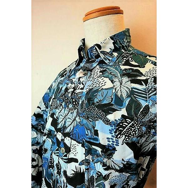 メンズファッション　ブランド「OSVALDO TRUCCHI　プリント柄隠れボタンダウンシャツ」フィレンツェ出身のデザイナーが創業したシャツファクトリー「オズバルド・トルッキ」。ボタニカルプリント柄の隠れボタンダウンカラーシャツです。裾はラ...