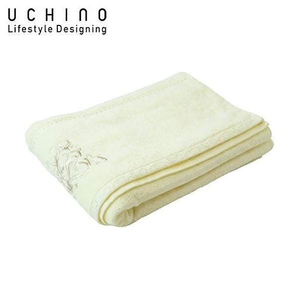 オーナメント調の華やかな刺繍を施したバスタオルです。上品な優しいカラーとなめらかな感触で、ジャガードヘムがよりエレガントな雰囲気です。どなたでもお使いいただきやすく、ご挨拶やギフトにもおすすめです。【商品仕様】サイズ：約61×120cm素材...