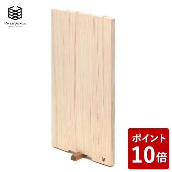 日本では古くから「まな板」といえば、「ひのき」でした。特に高知県四万十地域で育ったひのき材は、より多くの油分を含んでいるので、乾燥に耐え、水はけが良く、天然の防菌・防カビ・防虫効果もあり、耐久性も申し分ありません。肉や魚のにおい移りもしにく...