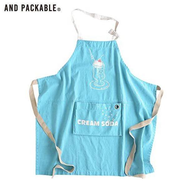 喫茶店での人気者クリームソーダをエプロンに閉じ込めました！ポケット部分には炭酸のしゅわしゅわを思わせるデザイン鮮やかなカラーが爽やかな気分にさせてくれます。ポケット部分に収納できるパッカブルタイプホルターネックタイプで着るときも楽々です。ホ...