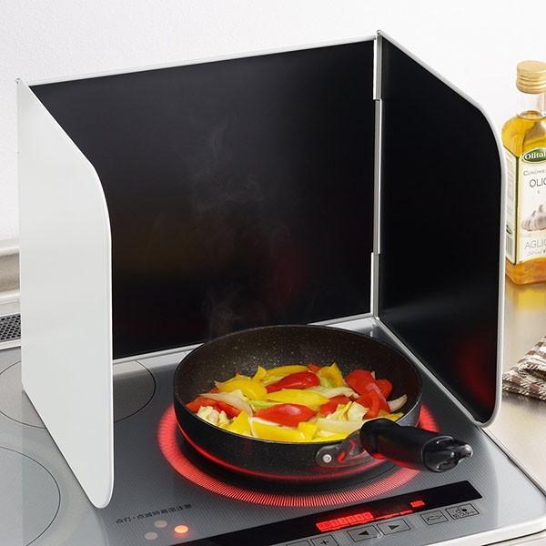 折りたたみ式でスペースを取らない油ハネなどを最小限に防げるフッ素樹脂加工で汚れが落ちやすくお手入れも簡単くり返し使えて経済的使わない時はコンパクトにたたんで収納が可能使う時だけ設置できるのでキッチンの見た目をスッキリしたきれいな状態に保てる...