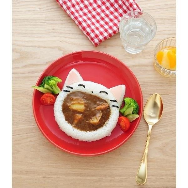手では難しいご飯の成型が簡単にでき、かわいいカレーを楽しむことができます。ライス型は丸耳のパンダご飯型、三角耳のネコご飯型の2種類です。ご飯は約160gの量になります。パンダ型では、パンダの他にクマやカエルにアレンジでき、ネコ型ではネコの他...