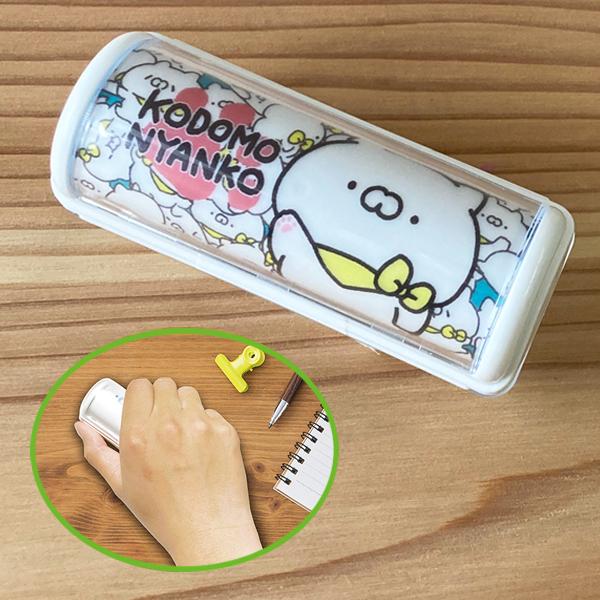 【こどもにゃんこぽけっとクリーナー】携帯に便利な粘着クリーナー。就活などの身だしなみに便利なコンパクトサイズ。【商品詳細】商品サイズ／90×46×37mm重量／約47g材質／ポリプロピレン、 スチロール樹脂、紙※掲載画像はイメージです。実際...