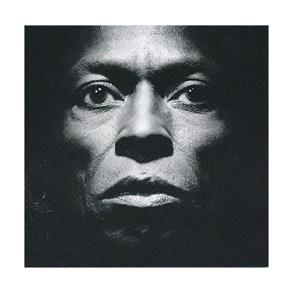 メディア掲載レビューほか  記念すべき移籍第1弾。トミー・リピューマ&amp;マーカス・ミラーとのコラボレイションで作り上げた、1980年代復活後のマイルスが残した金字塔的作品。 (C)RS