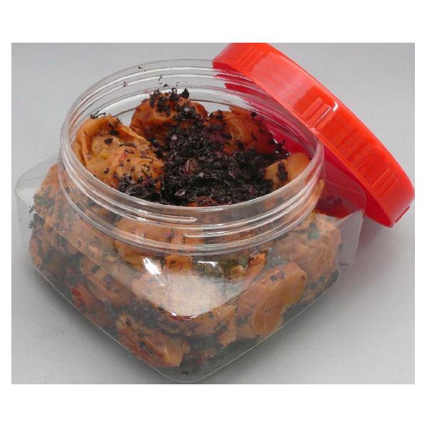 紀州南高梅・みかん蜂蜜使用作業工程で樽の底で形のくずれた梅干しを国産の「蜂蜜」と「紫蘇」と「鰹節」でじっくり熟成させました。見た目だけで、お味は正規品と変わりません。自家農園栽培の紀州南高梅を使用した、長生き屋商店こだわりのかつお梅干しをお...