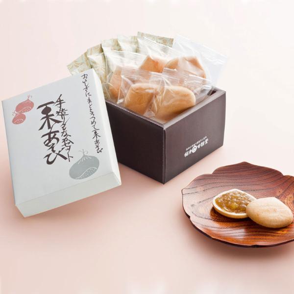 もなかの種皮に栗あんをお好みで詰めてお召し上がりいただける「栗もなか」です。名工・種兵のぱりぱりと芳ばしい皮と粒入り栗あんの味のハーモニーをお楽しみください。原材料：栗あん(栗（国産）、砂糖、栗甘露煮(栗、砂糖)、寒天)、種皮(もち米(国産...