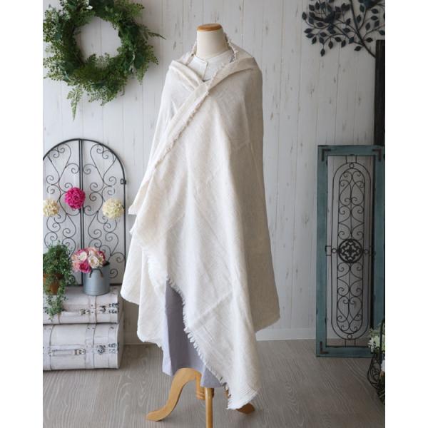 ＜洗いざらしで気軽に使えるブランケットショール＞やわらかくしなやかな素材感のガーゼです。コンテックスオリジナルオーダーの糸を使って、洗いこむたびに、ふわっと空気を含んだようなぽこぽことした風合いになるよう織り上げました。少し肌寒い時にさっと...