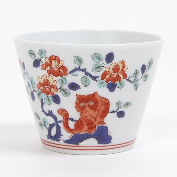 長崎・波佐見焼のそば猪口です。古伊万里の中でも繊細できらびやかな色絵磁器は江戸時代、西洋の人々を魅了し、ヨーロッパの磁器生産にも多大な影響を与えました。中でも、最も優美といわれる延宝時代の色合いと様式をベースに、現代のペットと伝統的な文様を...